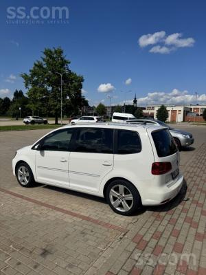 Balts Volkswagen Touran 2012 Rīga, ar dzinēja tilpumu 2.00 L un nobraukumu 317 tūkst. km par 6800 €, foto 6 vietnē AUTOMOTO.COM.LV