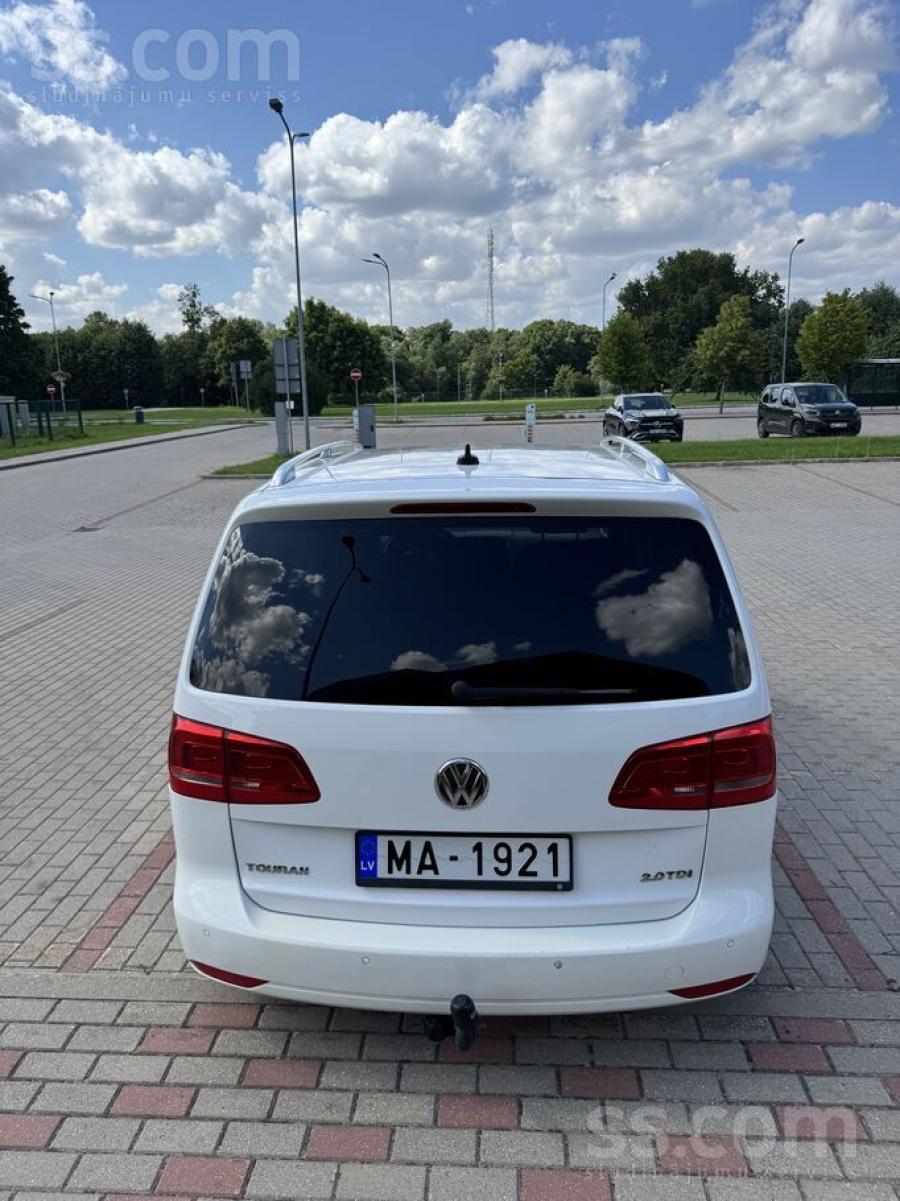 Balts Volkswagen Touran 2012 Rīga, ar dzinēja tilpumu 2.00 L un nobraukumu 317 tūkst. km par 6800 €, foto 15 vietnē AUTOMOTO.COM.LV