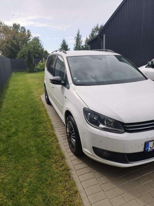 Balts Volkswagen Touran 2012 Šauļi, ar dzinēja tilpumu 1.60 L un nobraukumu 285 tūkst. km par 3600 €, foto 5 vietnē AUTOMOTO.COM.LV