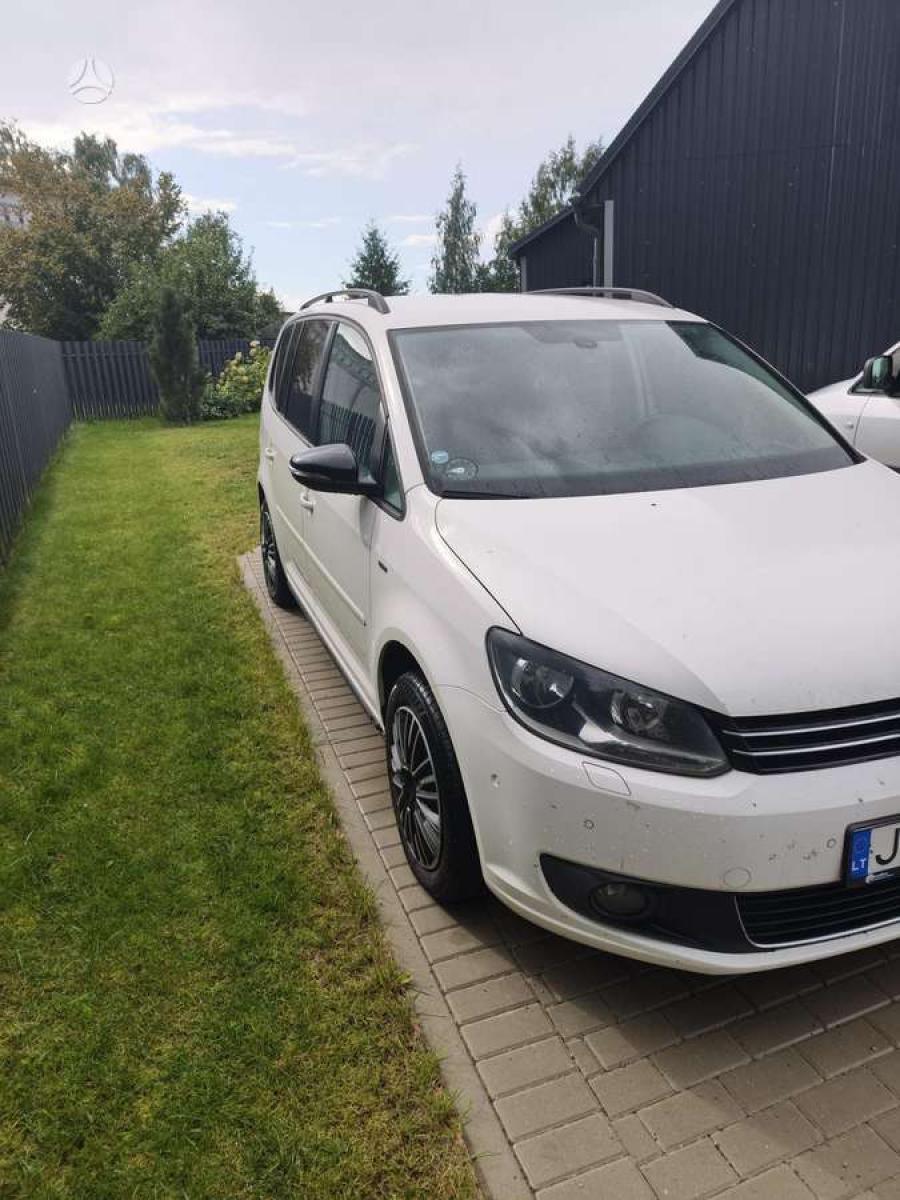 Balts Volkswagen Touran 2012 Šauļi, ar dzinēja tilpumu 1.60 L un nobraukumu 285 tūkst. km par 3600 €, foto 5 vietnē AUTOMOTO.COM.LV