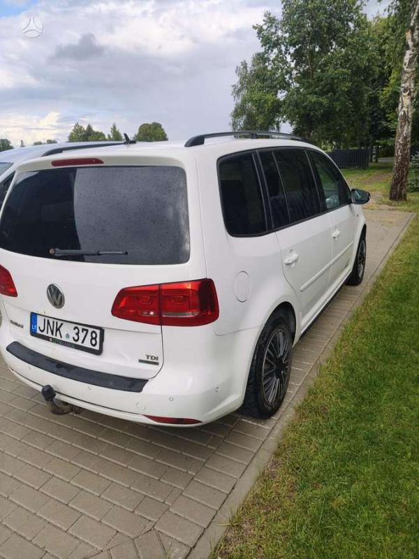 Balts Volkswagen Touran 2012 Šauļi, ar dzinēja tilpumu 1.60 L un nobraukumu 285 tūkst. km par 3600 €, foto 6 vietnē AUTOMOTO.COM.LV
