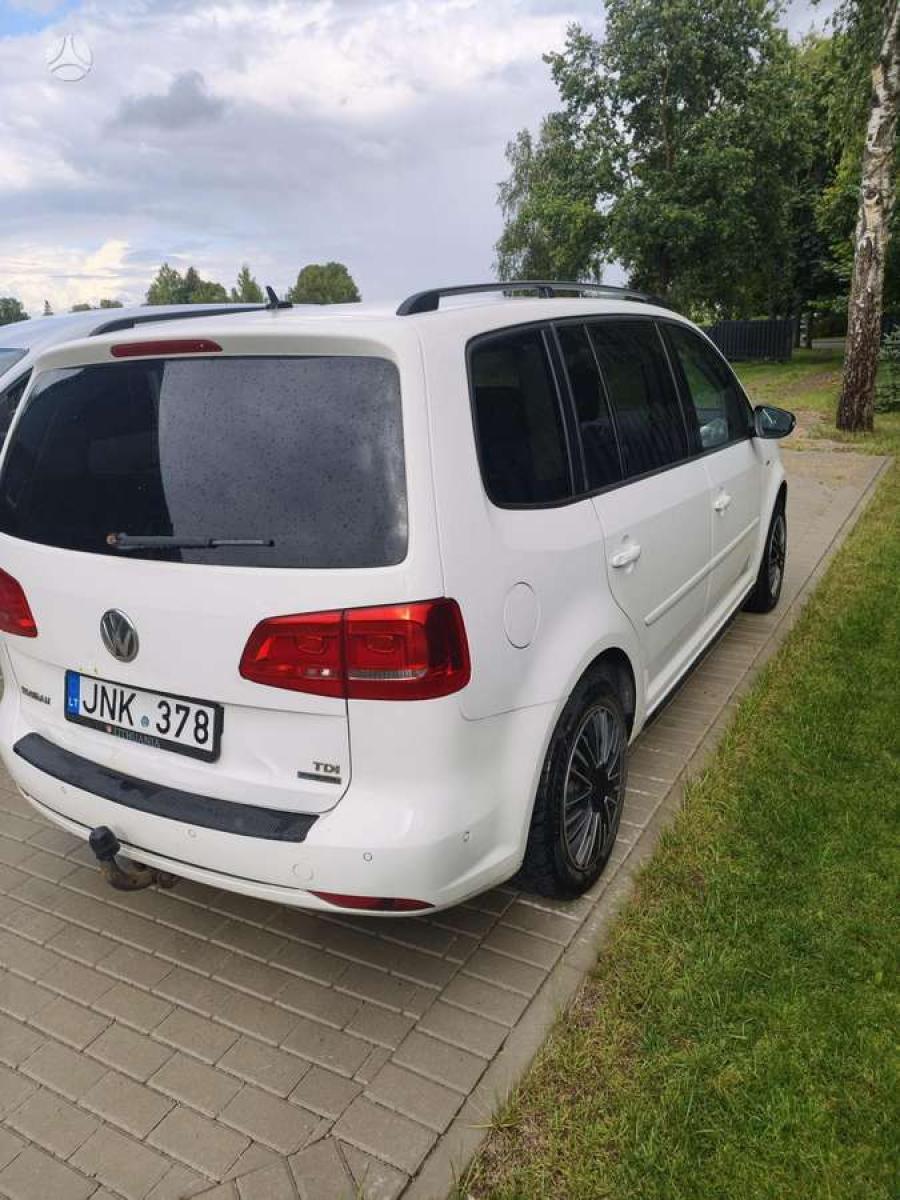 Balts Volkswagen Touran 2012 Šauļi, ar dzinēja tilpumu 1.60 L un nobraukumu 285 tūkst. km par 3600 €, foto 6 vietnē AUTOMOTO.COM.LV