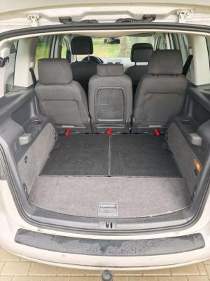 Balts Volkswagen Touran 2012 Šauļi, ar dzinēja tilpumu 1.60 L un nobraukumu 285 tūkst. km par 3600 €, foto 10 vietnē AUTOMOTO.COM.LV