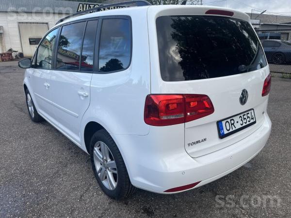 Balts Volkswagen Touran 2012 Rīga, ar dzinēja tilpumu 1.60 L un nobraukumu 0 tūkst. km par 5950 €, foto 7 vietnē AUTOMOTO.COM.LV