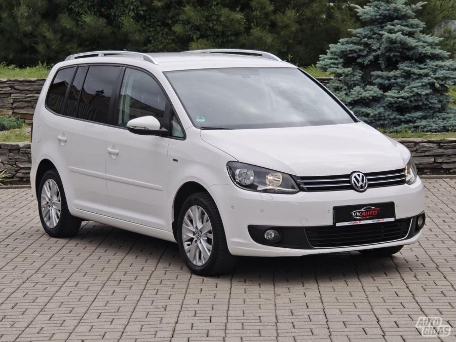 White Volkswagen Touran 2013 in Vilnius, with an engine capacity of 2.00 L and mileage of 264 thousand km for 6500 €, photo 3 on AUTOMOTO.COM.LV