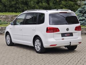 White Volkswagen Touran 2013 in Vilnius, with an engine capacity of 2.00 L and mileage of 264 thousand km for 6500 €, photo 9 on AUTOMOTO.COM.LV
