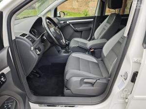 White Volkswagen Touran 2013 in Vilnius, with an engine capacity of 2.00 L and mileage of 264 thousand km for 6500 €, photo 14 on AUTOMOTO.COM.LV