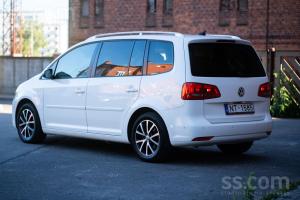 Balts Volkswagen Touran 2013 Liepāja, ar dzinēja tilpumu 2.00 L un nobraukumu 410 tūkst. km par 5750 €, foto 8 vietnē AUTOMOTO.COM.LV