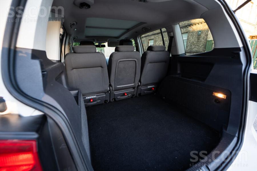 Balts Volkswagen Touran 2013 Liepāja, ar dzinēja tilpumu 2.00 L un nobraukumu 410 tūkst. km par 5750 €, foto 12 vietnē AUTOMOTO.COM.LV