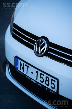 Balts Volkswagen Touran 2013 Liepāja, ar dzinēja tilpumu 2.00 L un nobraukumu 410 tūkst. km par 5750 €, foto 13 vietnē AUTOMOTO.COM.LV