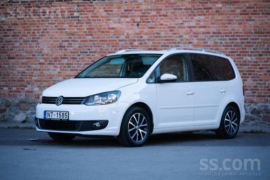 Balts Volkswagen Touran 2013 Liepāja, ar dzinēja tilpumu 2.00 L un nobraukumu 410 tūkst. km par 5750 €, foto 14 vietnē AUTOMOTO.COM.LV
