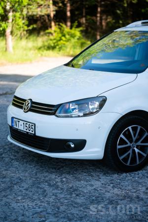 Balts Volkswagen Touran 2013 Liepāja, ar dzinēja tilpumu 2.00 L un nobraukumu 410 tūkst. km par 5750 €, foto 15 vietnē AUTOMOTO.COM.LV