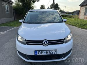 White Volkswagen Touran 2013 in Daugavpils, with an engine capacity of 1.40 L and mileage of 0 thousand km for 4550 €, photo 3 on AUTOMOTO.COM.LV