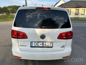 White Volkswagen Touran 2013 in Daugavpils, with an engine capacity of 1.40 L and mileage of 0 thousand km for 4550 €, photo 7 on AUTOMOTO.COM.LV