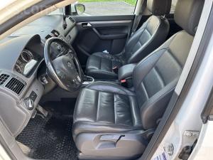 White Volkswagen Touran 2013 in Daugavpils, with an engine capacity of 1.40 L and mileage of 0 thousand km for 4550 €, photo 12 on AUTOMOTO.COM.LV