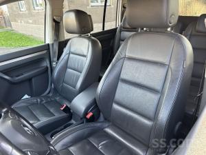 White Volkswagen Touran 2013 in Daugavpils, with an engine capacity of 1.40 L and mileage of 0 thousand km for 4550 €, photo 18 on AUTOMOTO.COM.LV