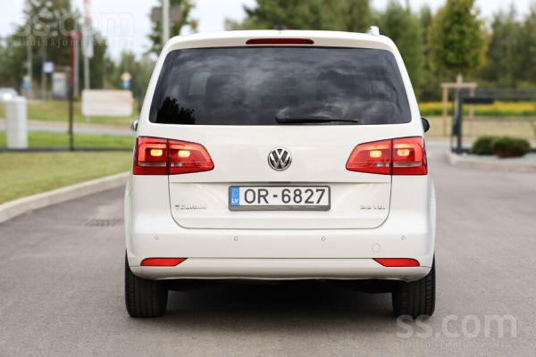 Balts Volkswagen Touran 2013 Jelgava, ar dzinēja tilpumu 2.00 L un nobraukumu 0 tūkst. km par 6590 €, foto 6 vietnē AUTOMOTO.COM.LV