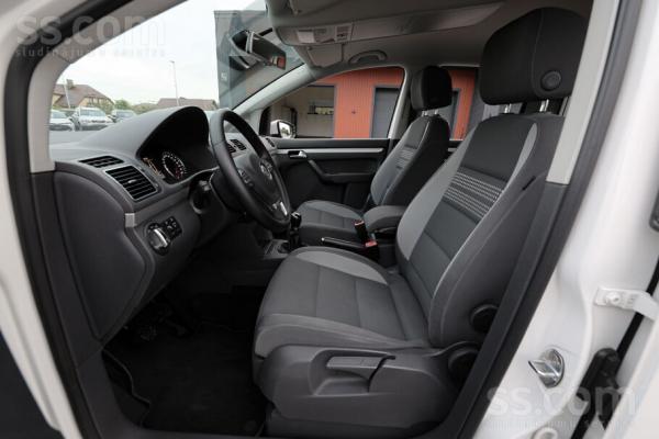Balts Volkswagen Touran 2013 Jelgava, ar dzinēja tilpumu 2.00 L un nobraukumu 0 tūkst. km par 6590 €, foto 8 vietnē AUTOMOTO.COM.LV
