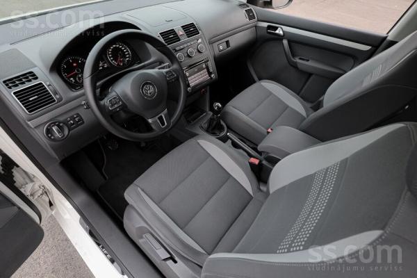 Balts Volkswagen Touran 2013 Jelgava, ar dzinēja tilpumu 2.00 L un nobraukumu 0 tūkst. km par 6590 €, foto 9 vietnē AUTOMOTO.COM.LV