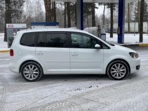 Balts Volkswagen Touran 2014 Rīga, ar dzinēja tilpumu 1.60 L un nobraukumu 0 tūkst. km par 5499 €, foto 6 vietnē AUTOMOTO.COM.LV
