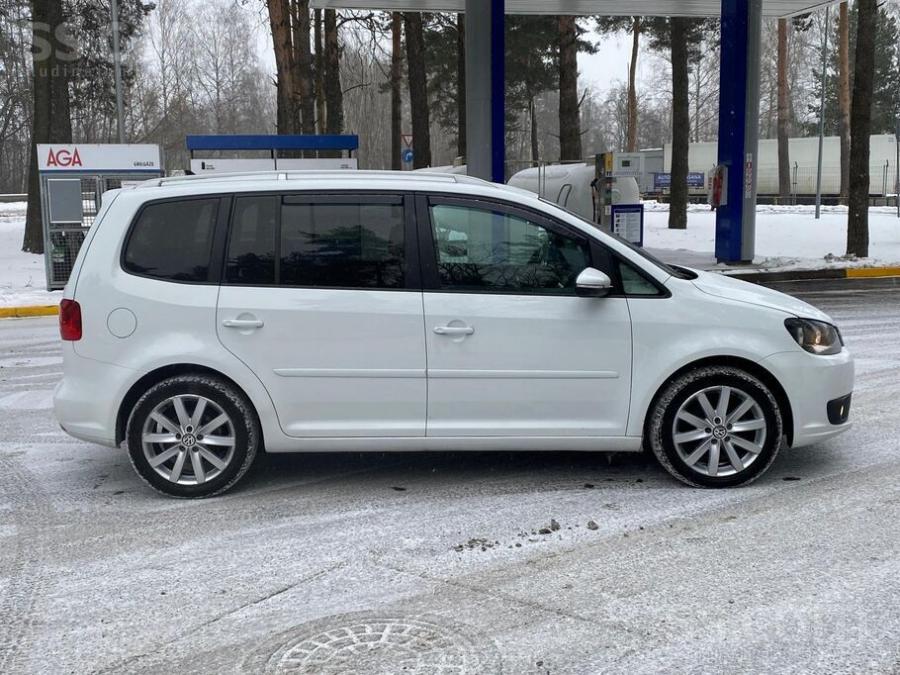 Balts Volkswagen Touran 2014 Rīga, ar dzinēja tilpumu 1.60 L un nobraukumu 0 tūkst. km par 5499 €, foto 6 vietnē AUTOMOTO.COM.LV
