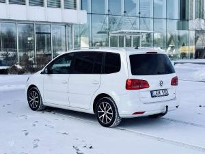 Balts Volkswagen Touran 2014 Viļņa, ar dzinēja tilpumu 1.60 L un nobraukumu 265 tūkst. km par 6650 €, foto 3 vietnē AUTOMOTO.COM.LV