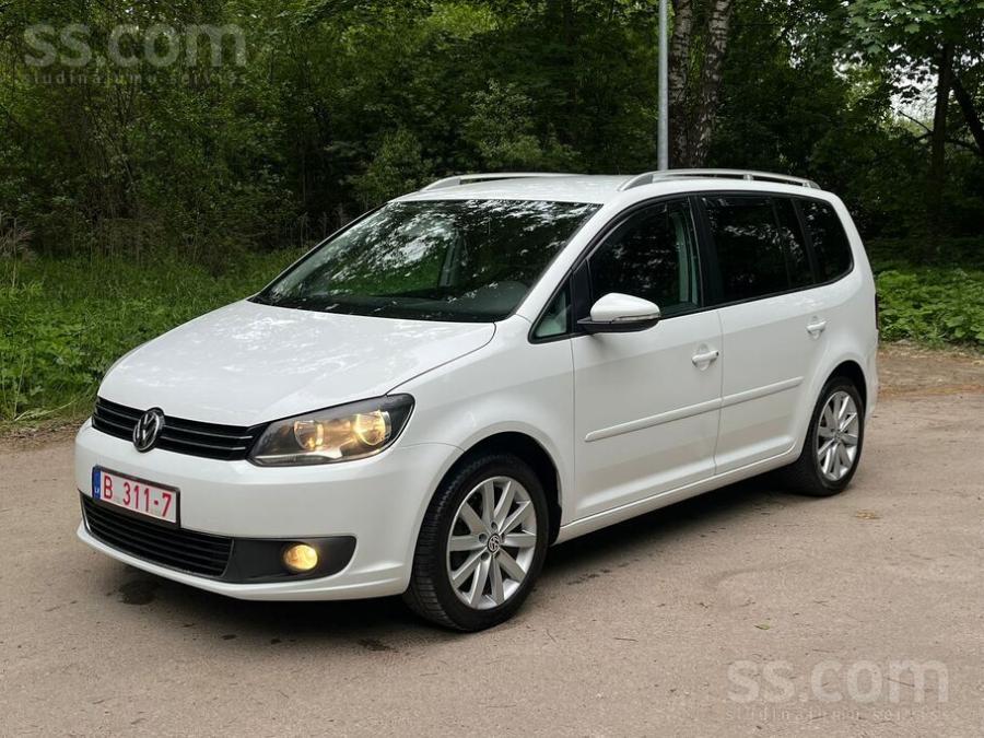 Balts Volkswagen Touran 2014 Rīga, ar dzinēja tilpumu 1.60 L un nobraukumu 0 tūkst. km par 4799 €, foto 1 vietnē AUTOMOTO.COM.LV
