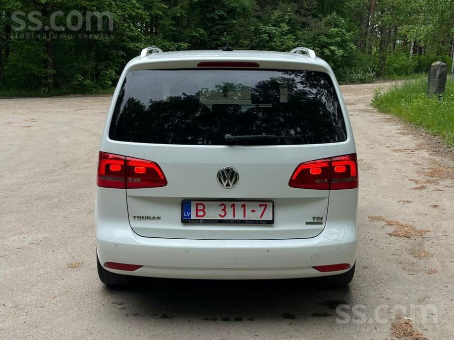 Balts Volkswagen Touran 2014 Rīga, ar dzinēja tilpumu 1.60 L un nobraukumu 0 tūkst. km par 4799 €, foto 5 vietnē AUTOMOTO.COM.LV