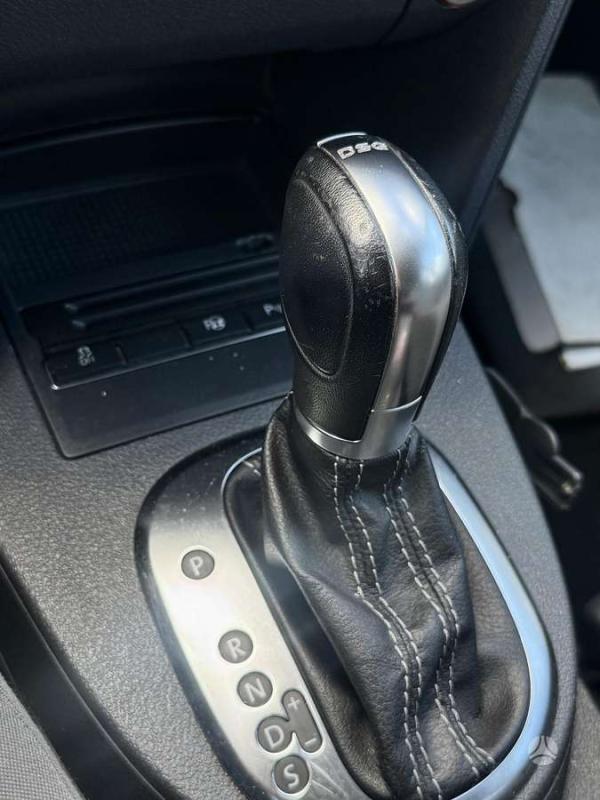 Balts Volkswagen Touran 2014 Raseiniai, ar dzinēja tilpumu 1.97 L un nobraukumu 380 tūkst. km par 5999 €, foto 8 vietnē AUTOMOTO.COM.LV