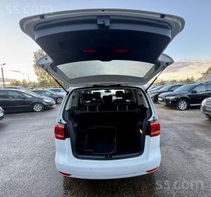 White Volkswagen Touran 2015 in Riga, with an engine capacity of 1.60 L and mileage of 0 thousand km for 6750 €, photo 26 on AUTOMOTO.COM.LV