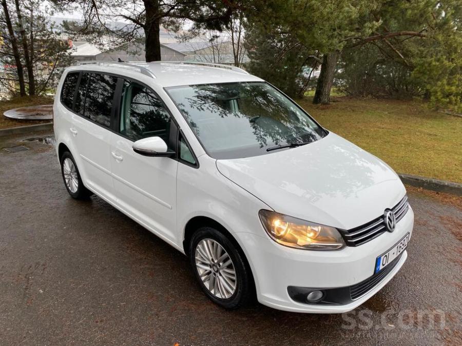 Balts Volkswagen Touran 2015 Cēsis, ar dzinēja tilpumu 1.20 L un nobraukumu 256 tūkst. km par 7300 €, foto 3 vietnē AUTOMOTO.COM.LV