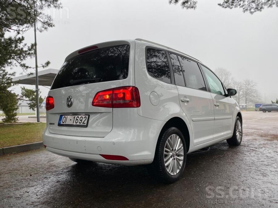 Balts Volkswagen Touran 2015 Cēsis, ar dzinēja tilpumu 1.20 L un nobraukumu 256 tūkst. km par 7300 €, foto 8 vietnē AUTOMOTO.COM.LV
