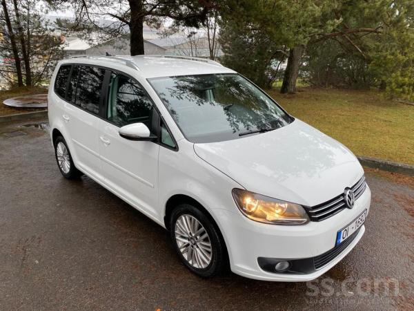 Balts Volkswagen Touran 2015 Cēsis, ar dzinēja tilpumu 1.20 L un nobraukumu 256 tūkst. km par 7200 €, foto 3 vietnē AUTOMOTO.COM.LV