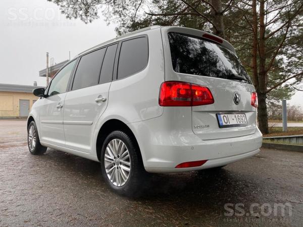 Balts Volkswagen Touran 2015 Cēsis, ar dzinēja tilpumu 1.20 L un nobraukumu 256 tūkst. km par 7200 €, foto 6 vietnē AUTOMOTO.COM.LV