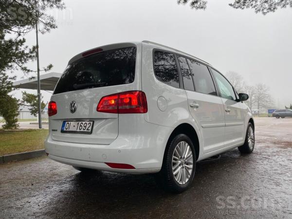 Balts Volkswagen Touran 2015 Cēsis, ar dzinēja tilpumu 1.20 L un nobraukumu 256 tūkst. km par 7200 €, foto 8 vietnē AUTOMOTO.COM.LV