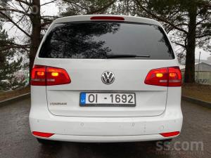 White Volkswagen Touran 2015 in Cesis, with an engine capacity of 1.20 L and mileage of 256 thousand km for 7200 €, photo 10 on AUTOMOTO.COM.LV