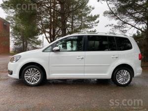 White Volkswagen Touran 2015 in Cesis, with an engine capacity of 1.20 L and mileage of 256 thousand km for 7200 €, photo 12 on AUTOMOTO.COM.LV