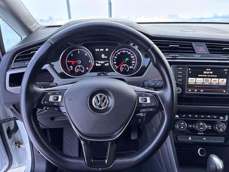 Balts Volkswagen Touran 2015 Raseiniai, ar dzinēja tilpumu 1.97 L un nobraukumu 252 tūkst. km par 10500 €, foto 14 vietnē AUTOMOTO.COM.LV