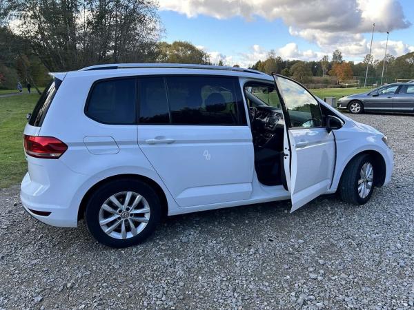 Balts Volkswagen Touran 2015 Mažeikiai, ar dzinēja tilpumu 1.60 L un nobraukumu 290 tūkst. km par 9200 €, foto 9 vietnē AUTOMOTO.COM.LV