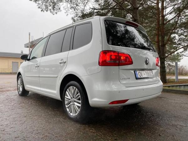 Balts Volkswagen Touran 2015 Cēsis, ar dzinēja tilpumu 1.20 L un nobraukumu 256 tūkst. km par 6999 €, foto 6 vietnē AUTOMOTO.COM.LV
