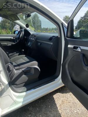 White Volkswagen Touran 2015 in Ogre, with an engine capacity of 2.00 L and mileage of 285 thousand km for 7200 €, photo 12 on AUTOMOTO.COM.LV