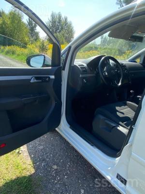 Balts Volkswagen Touran 2015 Ogre, ar dzinēja tilpumu 2.00 L un nobraukumu 285 tūkst. km par 5800 €, foto 13 vietnē AUTOMOTO.COM.LV