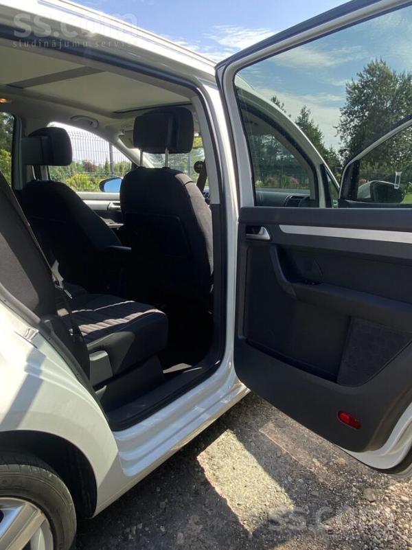 Balts Volkswagen Touran 2015 Ogre, ar dzinēja tilpumu 2.00 L un nobraukumu 287 tūkst. km par 6800 €, foto 11 vietnē AUTOMOTO.COM.LV