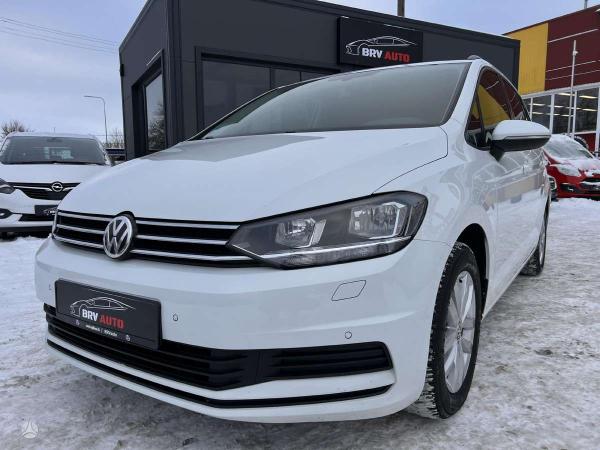White Volkswagen Touran 2016 in Kedainiai, with an engine capacity of 1.60 L and mileage of 274 thousand km for 9450 €, photo 11 on AUTOMOTO.COM.LV