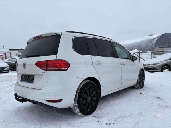 Balts Volkswagen Touran 2016 Radviliškis, ar dzinēja tilpumu 1.60 L un nobraukumu 333 tūkst. km par 7199 €, foto 3 vietnē AUTOMOTO.COM.LV