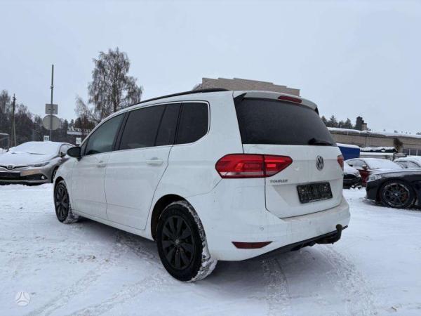 Balts Volkswagen Touran 2016 Radviliškis, ar dzinēja tilpumu 1.60 L un nobraukumu 333 tūkst. km par 7199 €, foto 4 vietnē AUTOMOTO.COM.LV