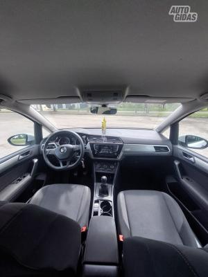 Balts Volkswagen Touran 2016 Mažeikiai, ar dzinēja tilpumu 1.60 L un nobraukumu 307 tūkst. km par 8950 €, foto 20 vietnē AUTOMOTO.COM.LV