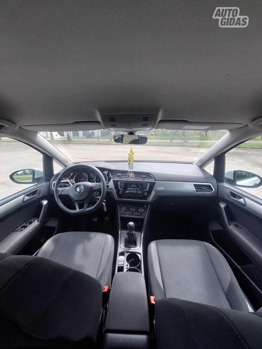 Balts Volkswagen Touran 2016 Mažeikiai, ar dzinēja tilpumu 1.60 L un nobraukumu 307 tūkst. km par 8950 €, foto 20 vietnē AUTOMOTO.COM.LV