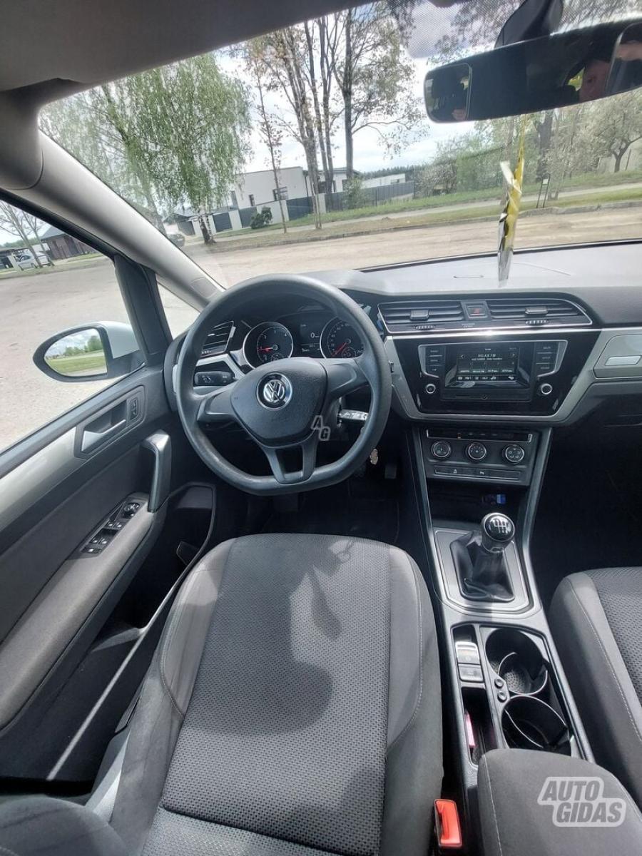 Balts Volkswagen Touran 2016 Mažeikiai, ar dzinēja tilpumu 1.60 L un nobraukumu 307 tūkst. km par 8950 €, foto 21 vietnē AUTOMOTO.COM.LV