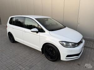 Balts Volkswagen Touran 2016 Kauņa, ar dzinēja tilpumu 1.60 L un nobraukumu 300 tūkst. km par 7300 €, foto  vietnē AUTOMOTO.COM.LV